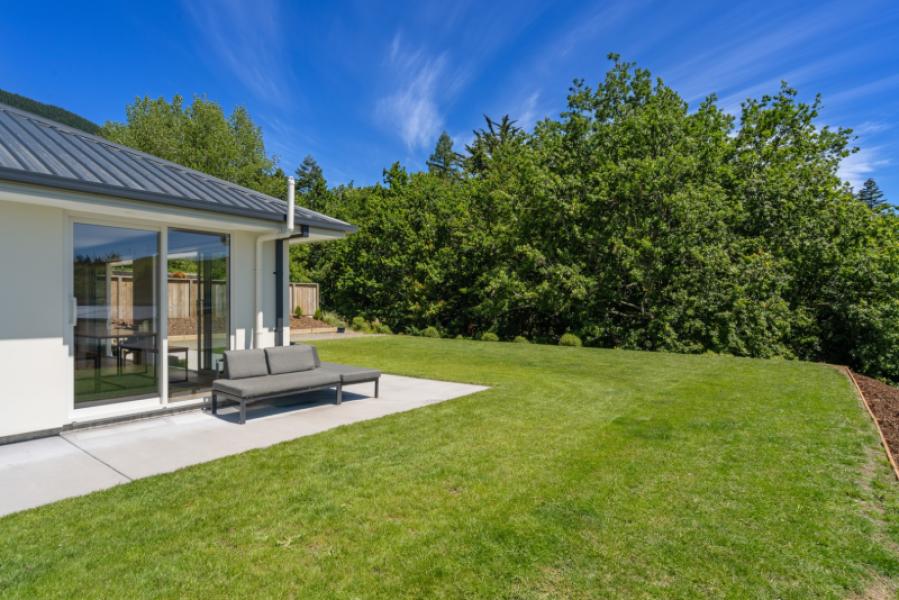 84 Sunningdale Drive, Stoke — Summit Real Estate