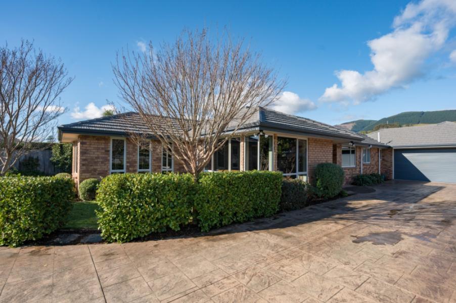 14 Cambelldon Crescent, Stoke — Summit Real Estate