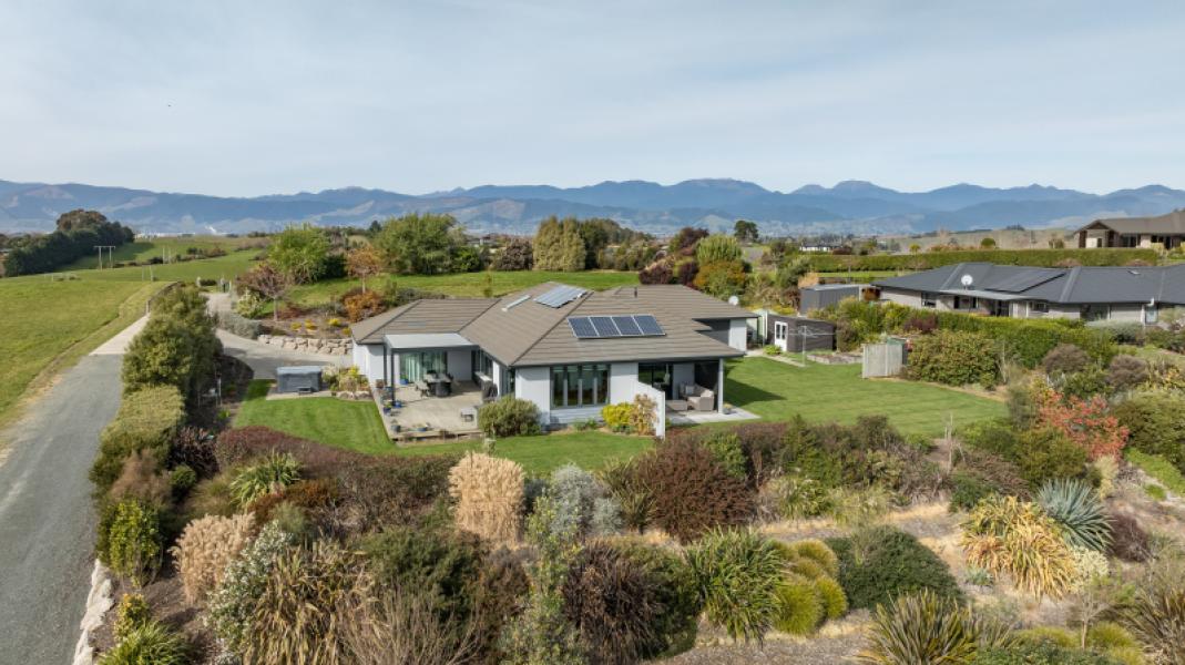6 Karamu Lane, Redwood Valley — Summit Real Estate