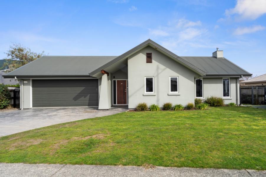 74 Templemore Drive, Richmond — Summit Real Estate