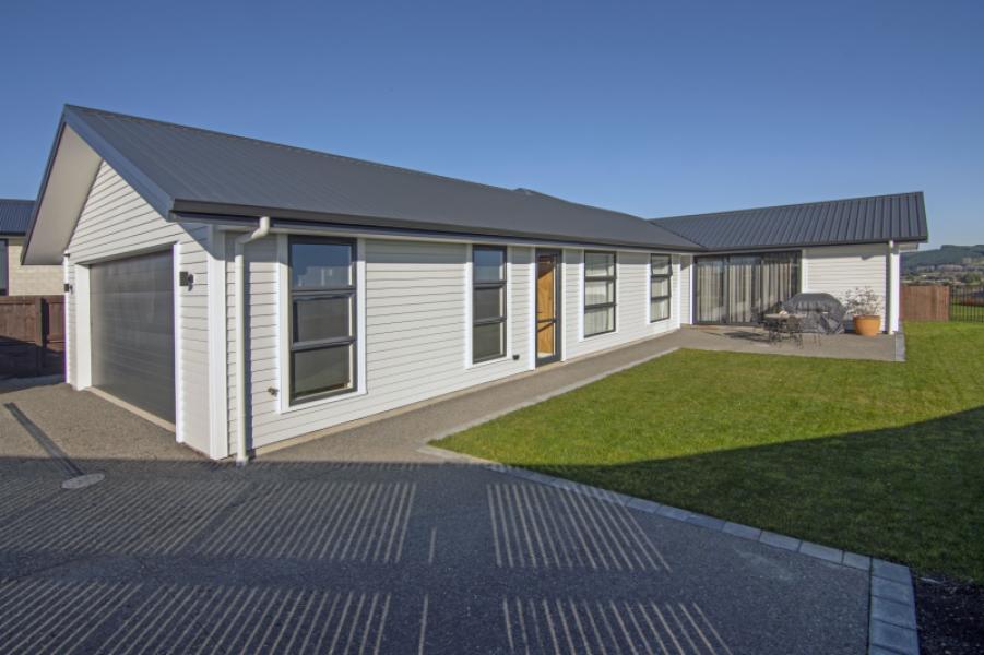 67 Katania Heights, Brightwater — Summit Real Estate