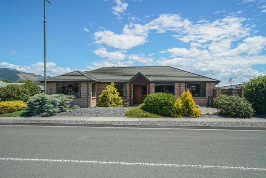 13 Covent Drive, Stoke — Summit Real Estate